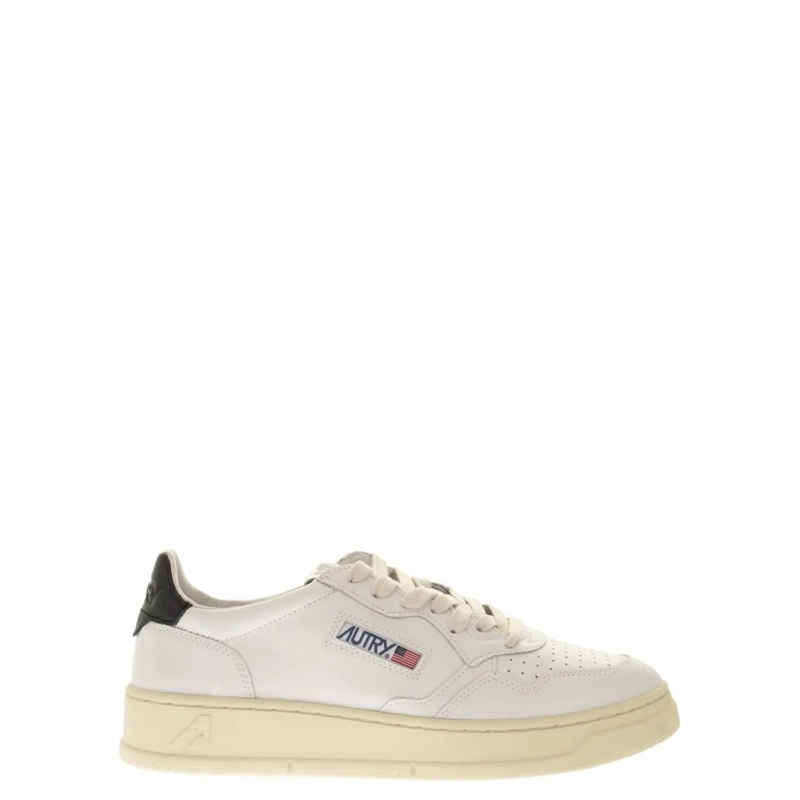 Autry International Medalist Low - Leather Sneakers White | Low-Top-Sneaker