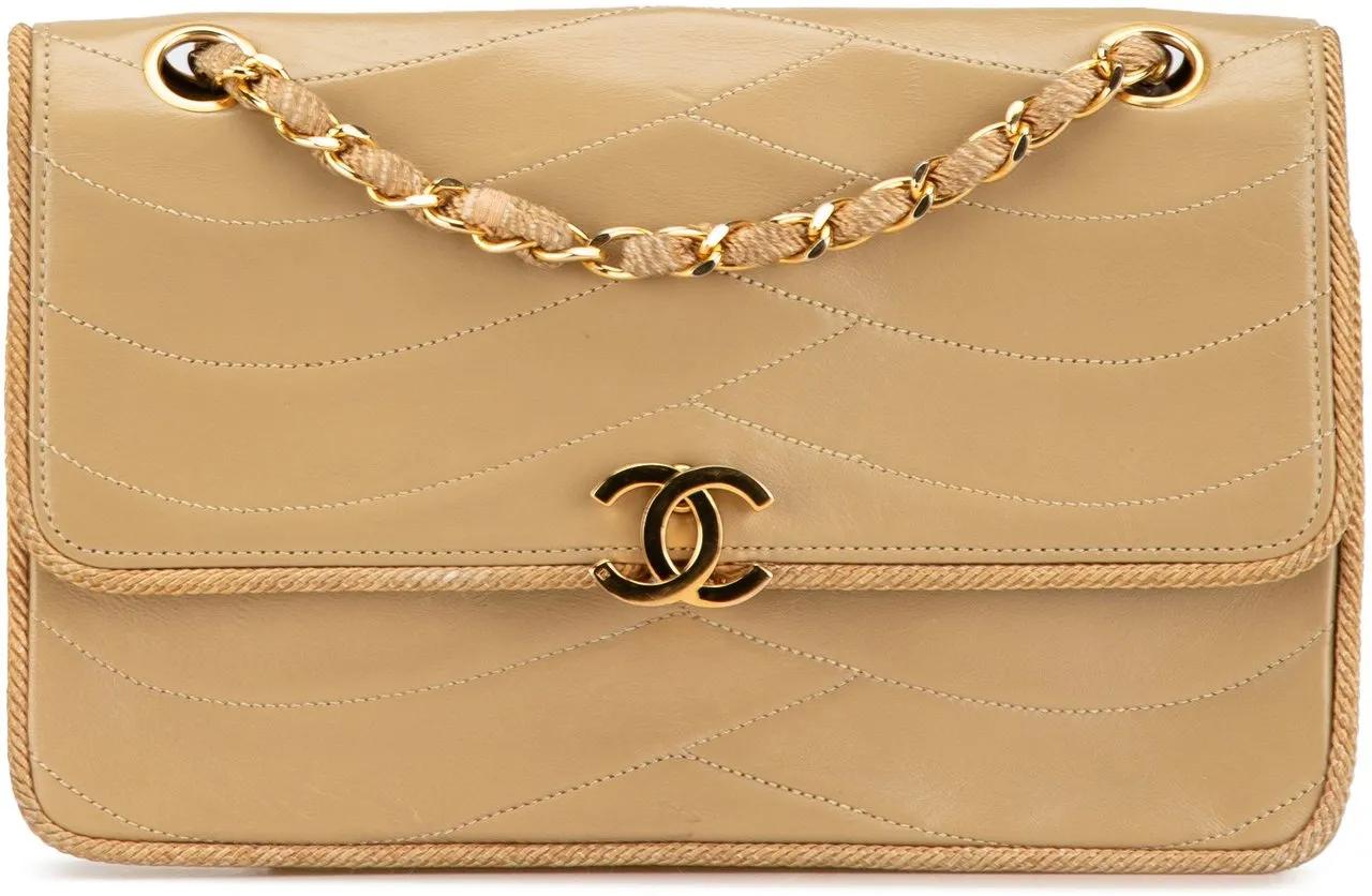 Chanel Small Wave Lambskin Flap Bag schwarz | Crossbodytas