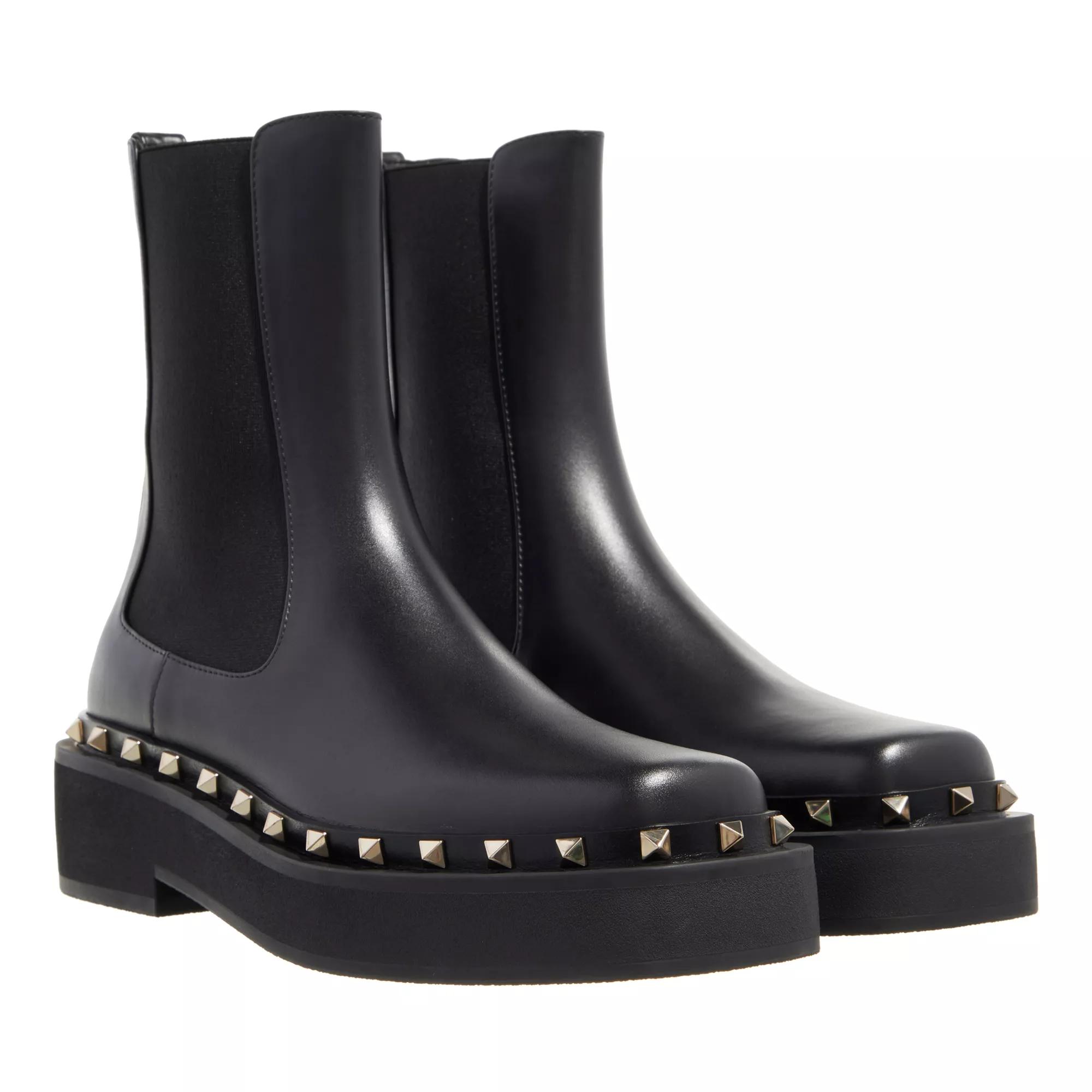 Valentino Garavani Platform Plain Toe Round Boots Black | Chelsea Boot