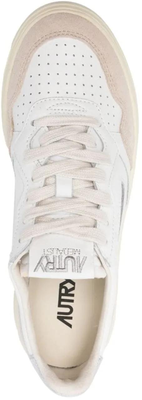Autry International Medalist Low Low-Top Sneakers With Smooth White ...